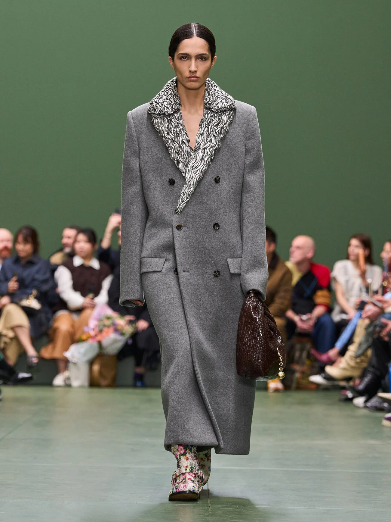LOEWE Women's 2024 Fall / Winter Runway Collection